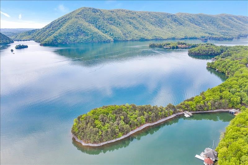 Panoramic Point - Lake Retreat