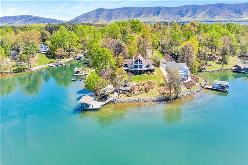 Ancora Point - Lake Retreat