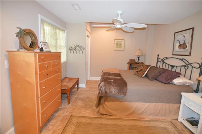 Mellow Yellow - Lake Retreat