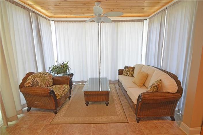 Mellow Yellow - Lake Retreat