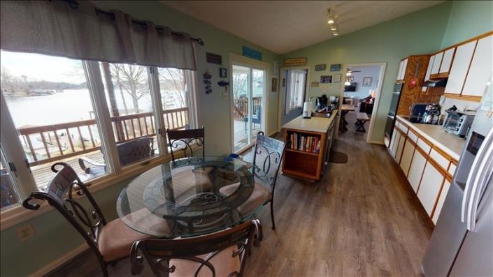 Bob Inn Cove - Lake Retreat